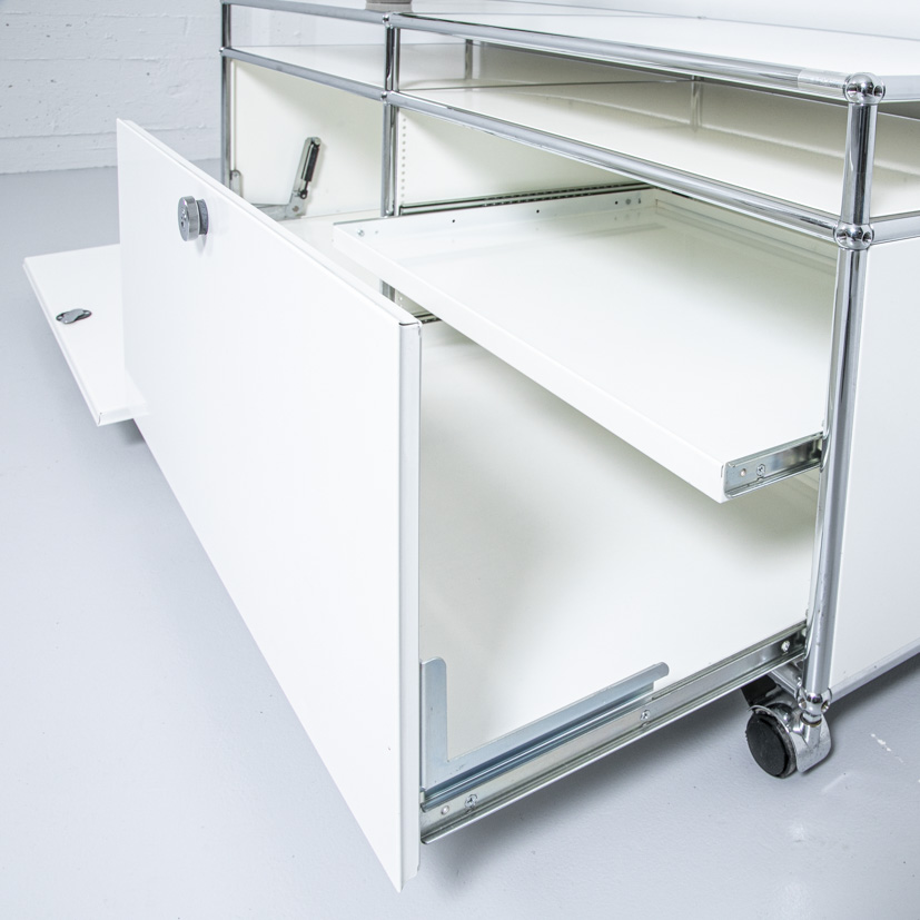 USM Sideboard auf Rollen - Möbel Zürich