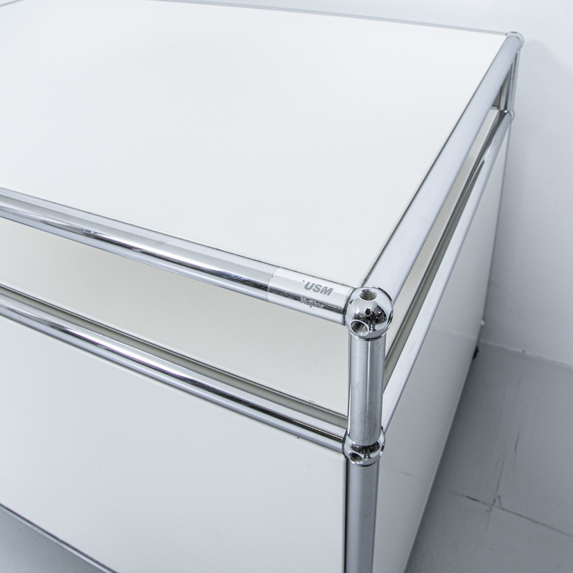 USM Sideboard auf Rollen - Möbel Zürich