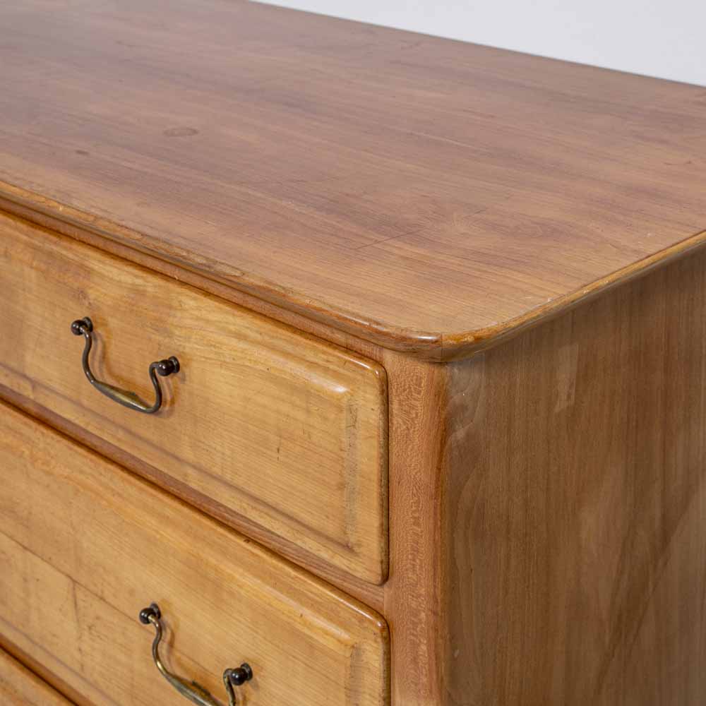 Kirschbaum Kommode mit goldenen Metallgriffen - Möbel Zürich