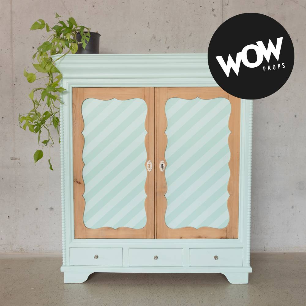 Kleiner Schrank Vintage