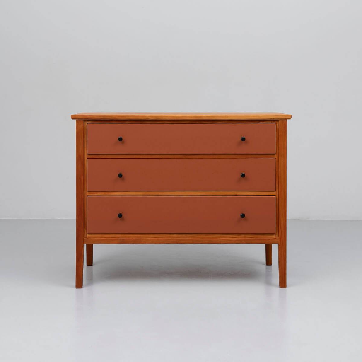 Kirschbaum Kommode mit Linofronten - Möbel Zürich